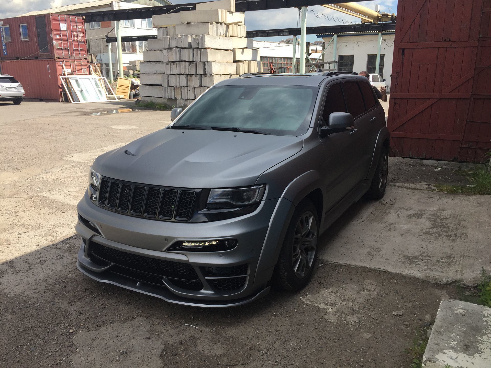 Renegade Design body kit for Jeep Grand Cherokee WK2 Tyrannos V2 Buy ...