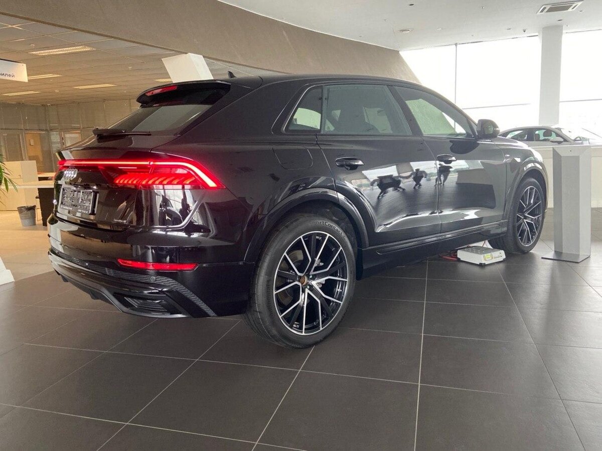 New Audi Q8 45 TDI 买带送货，安装，实惠的价格和保证