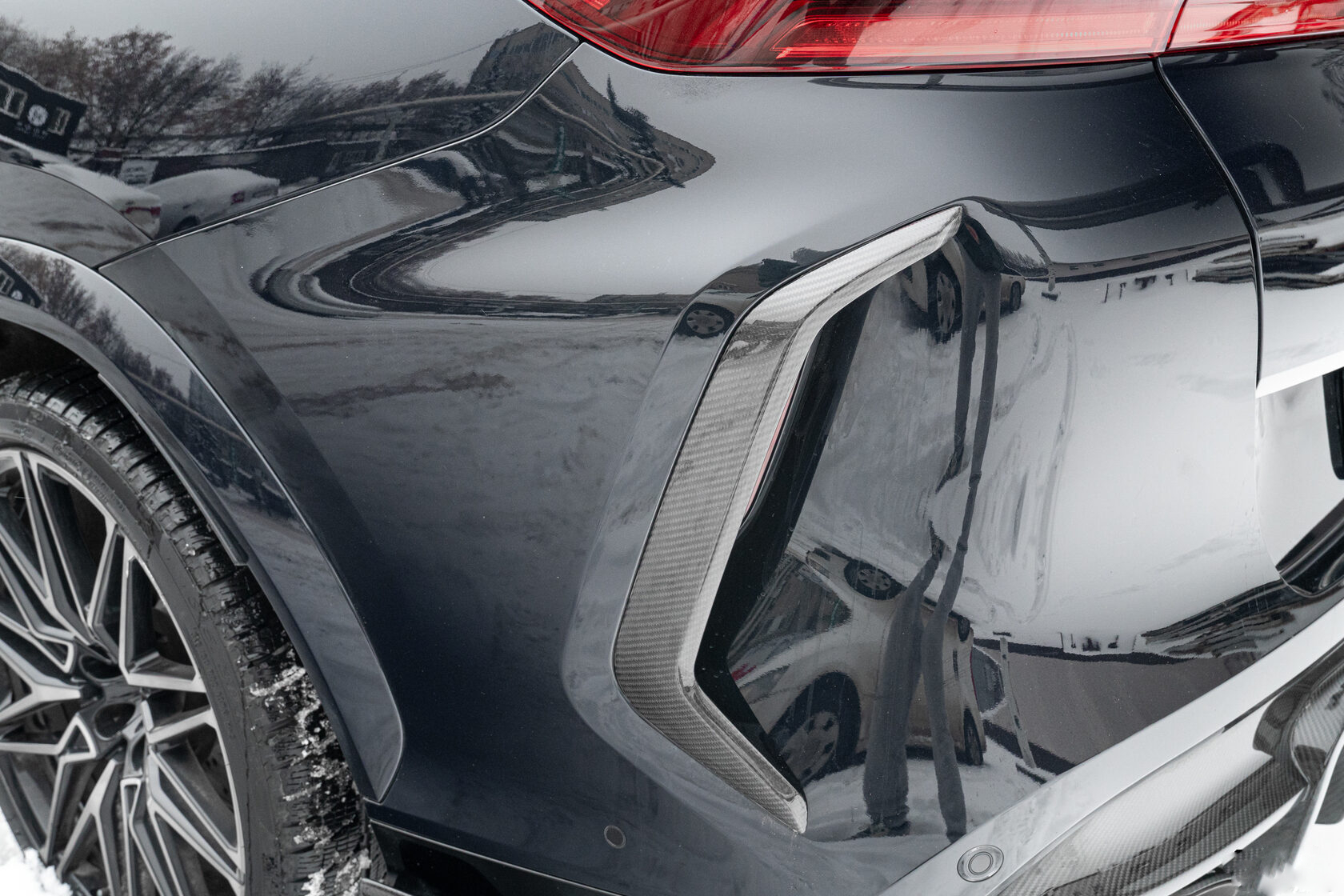 Rear bumper inserts Megalodon Carbon for BMW X6 M F96 Buy with delivery ...