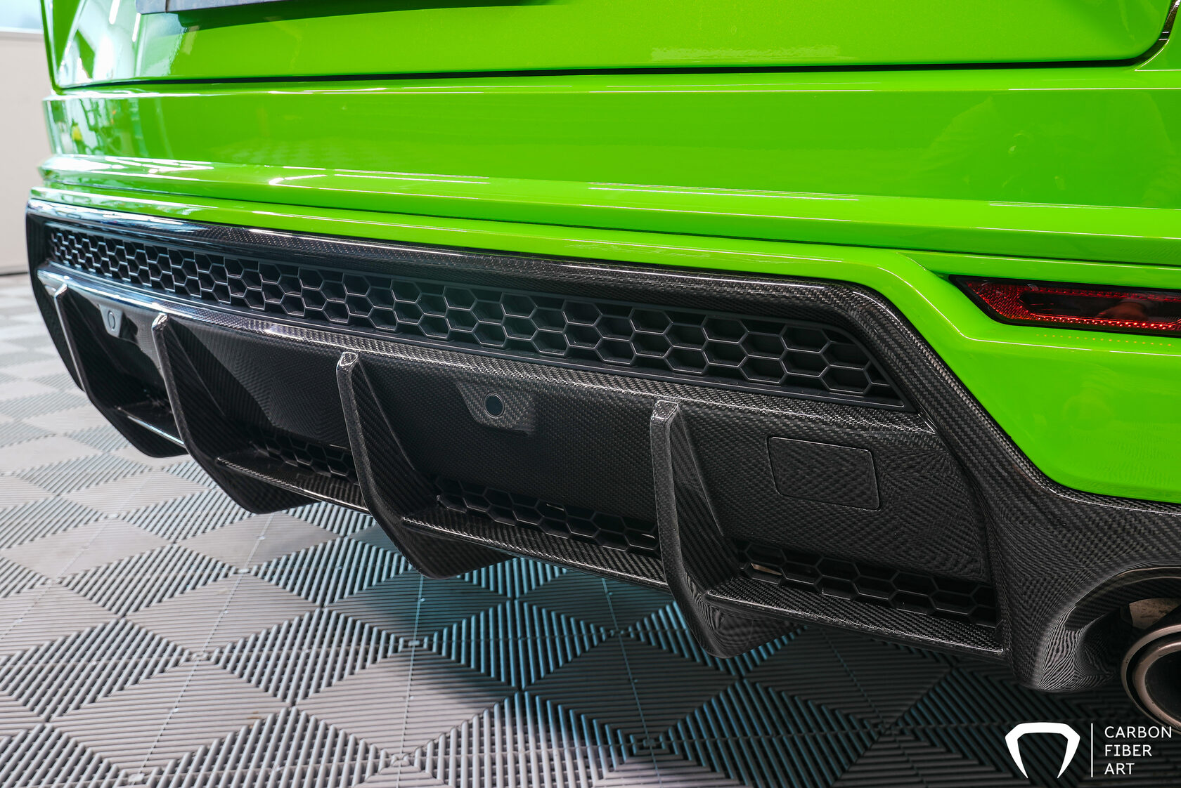 Rear bumper diffuser Сarbon for Lamborghini Urus S Buy with delivery ...