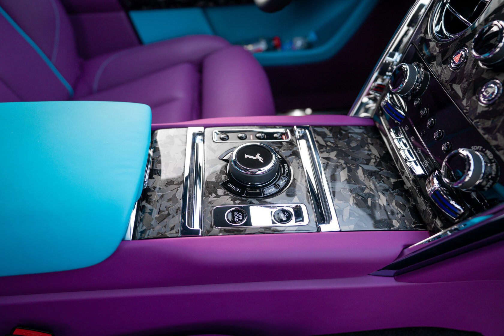 LHD Interior panels Carbon for Rolls-Royce Cullinan Buy with delivery ...