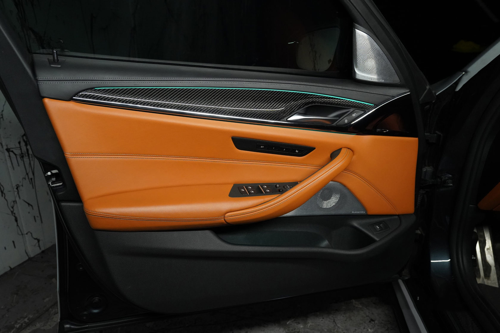 LHD Interior panels Carbon for BMW 5 series G30 LCI 买带送货，安装，实惠的价格和保证